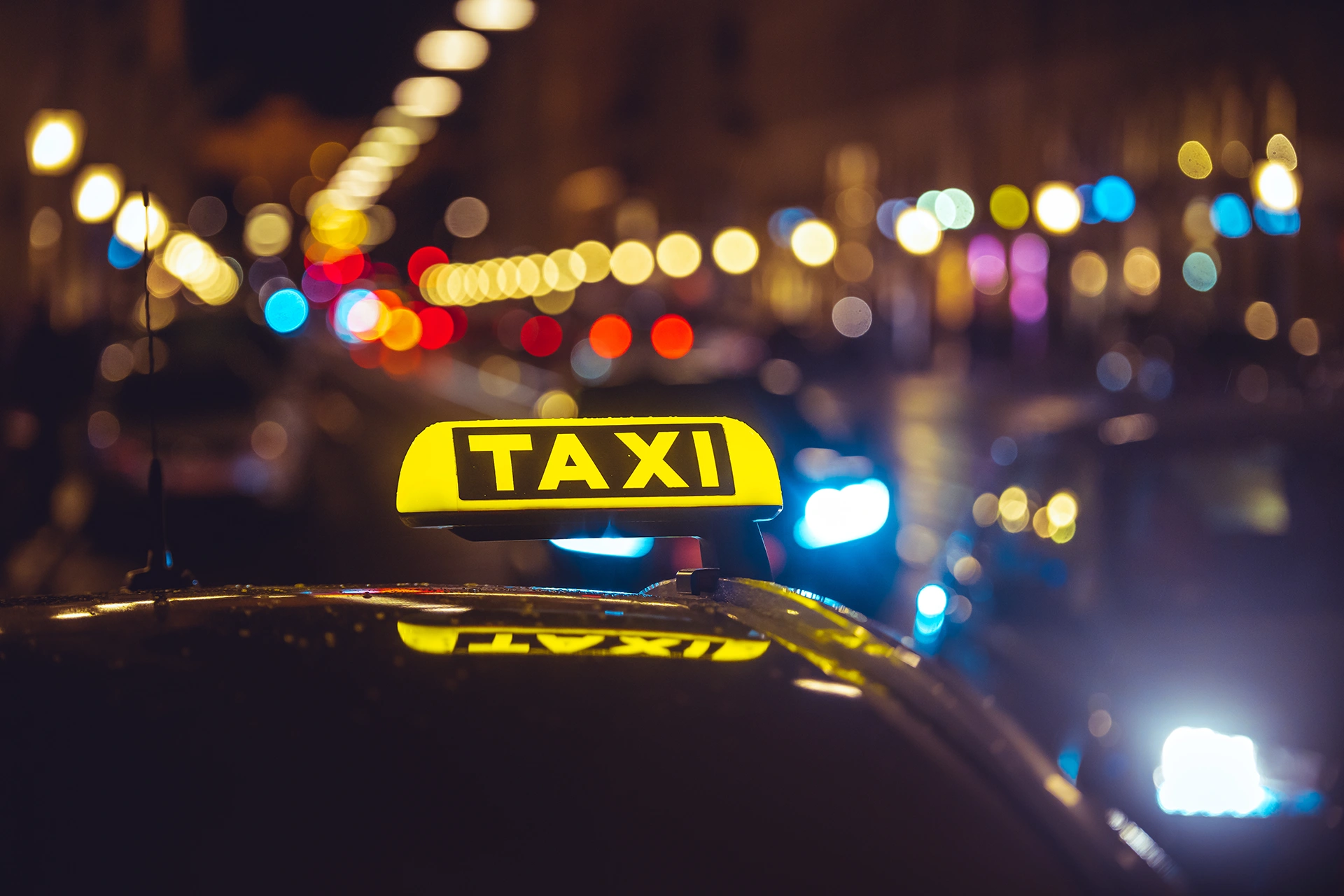 Warwick Local Taxi Service | Airport Transfers in Leamington Spa